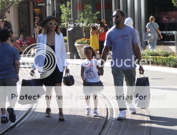 Jaleel White And Daughter Samaya White At The Grove In Hollywood ...