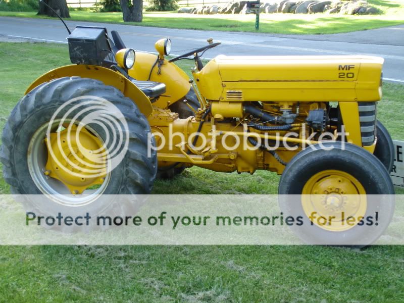 Tractor - MF20