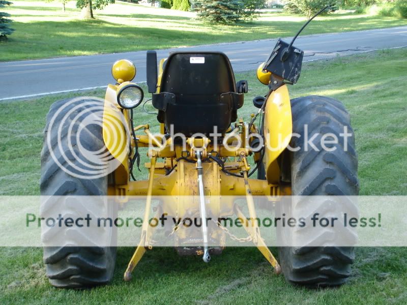 Tractor - MF20